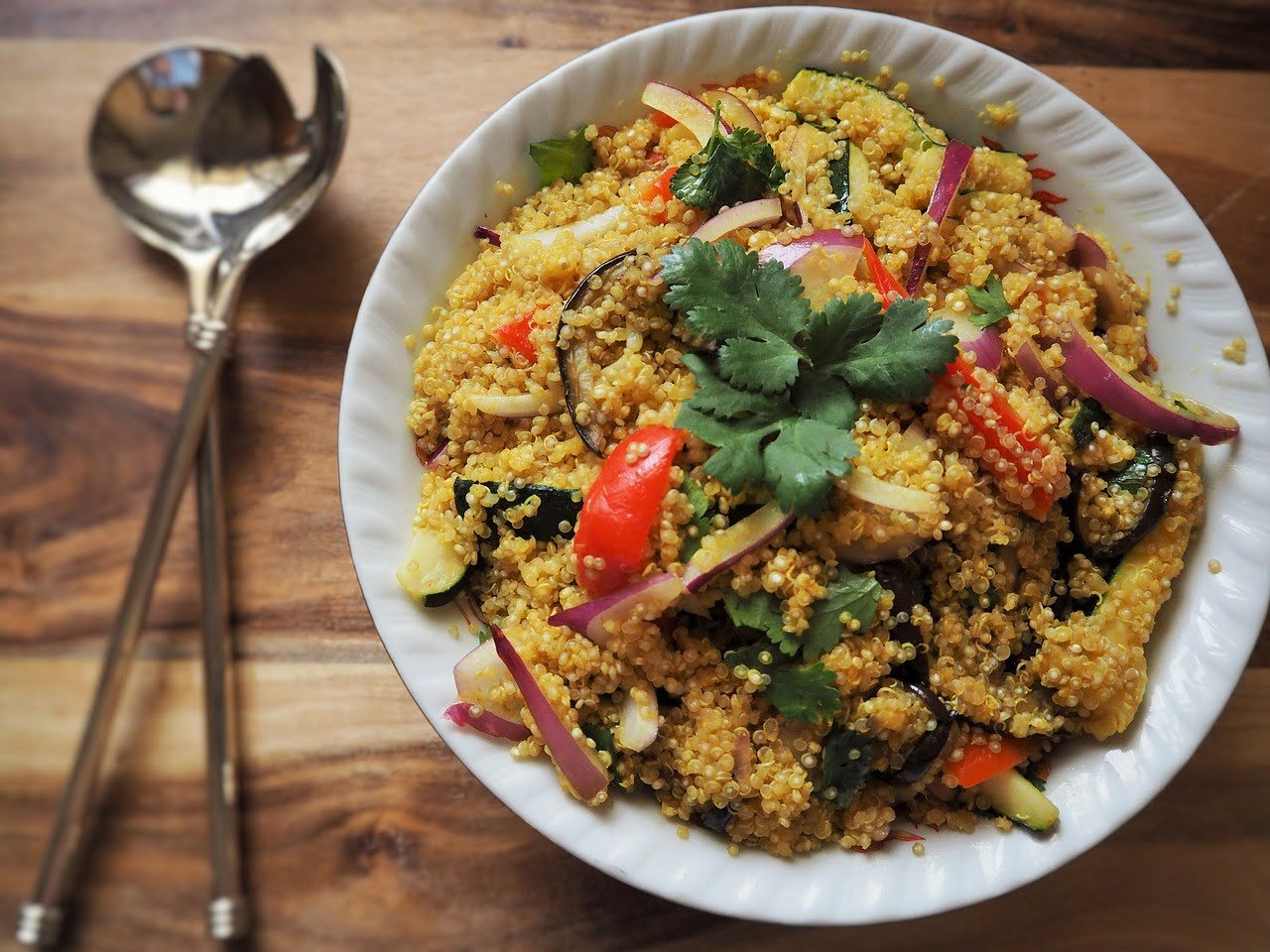 4 Benefits of Quinoa: The Best Ultimate Superfood for Modern Diets ...